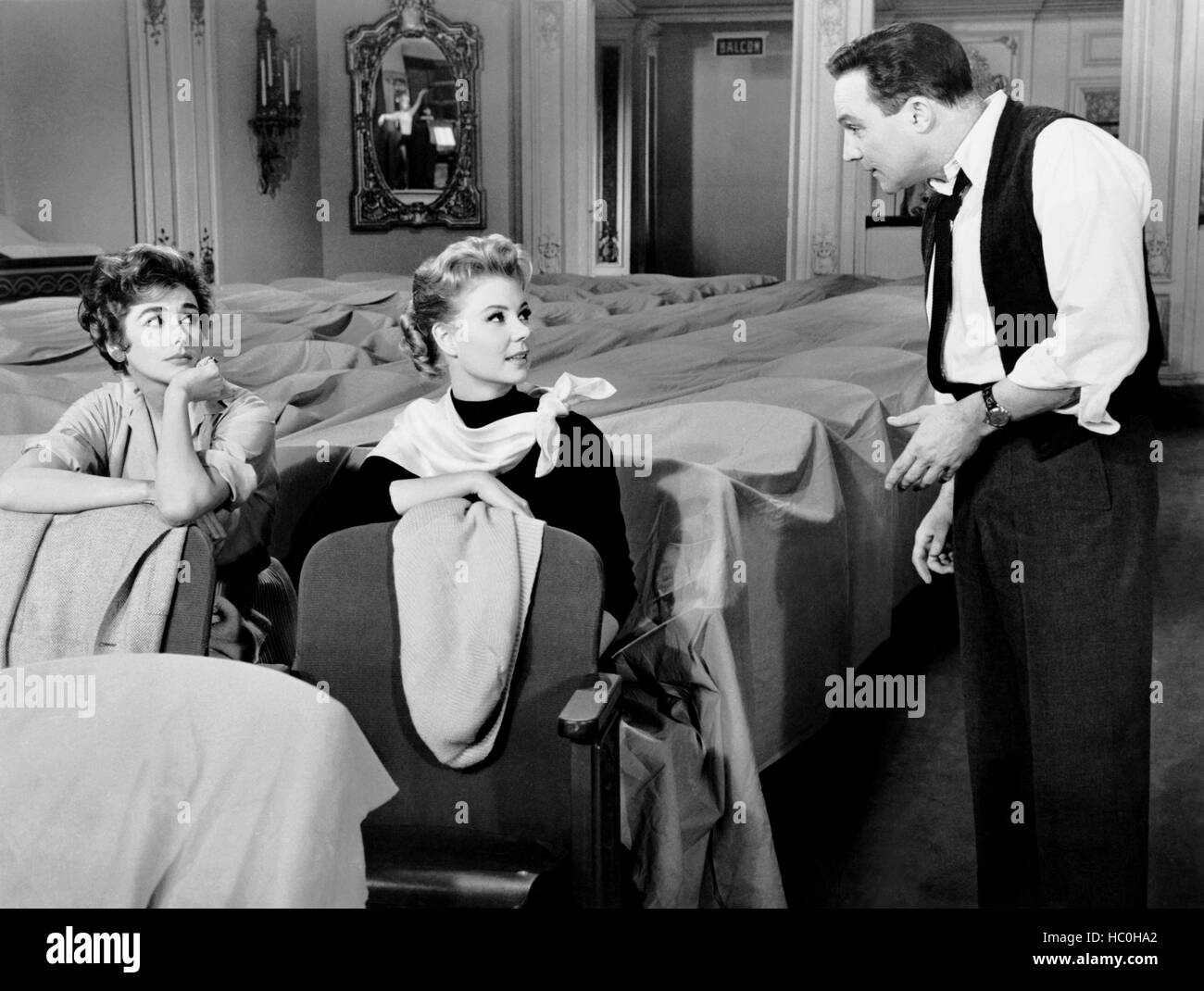 LES GIRLS, from left, Kay Kendall, Mitzi Gaynor, Gene Kelly, 1957 Stock ...