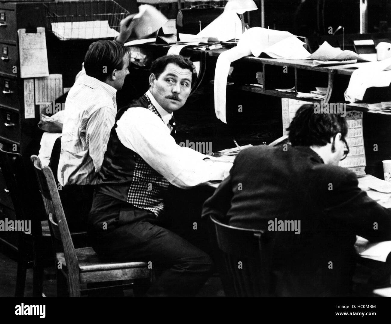 THE LUCK OF GINGER COFFEY, Robert Shaw, 1964, newspaper office Stock ...