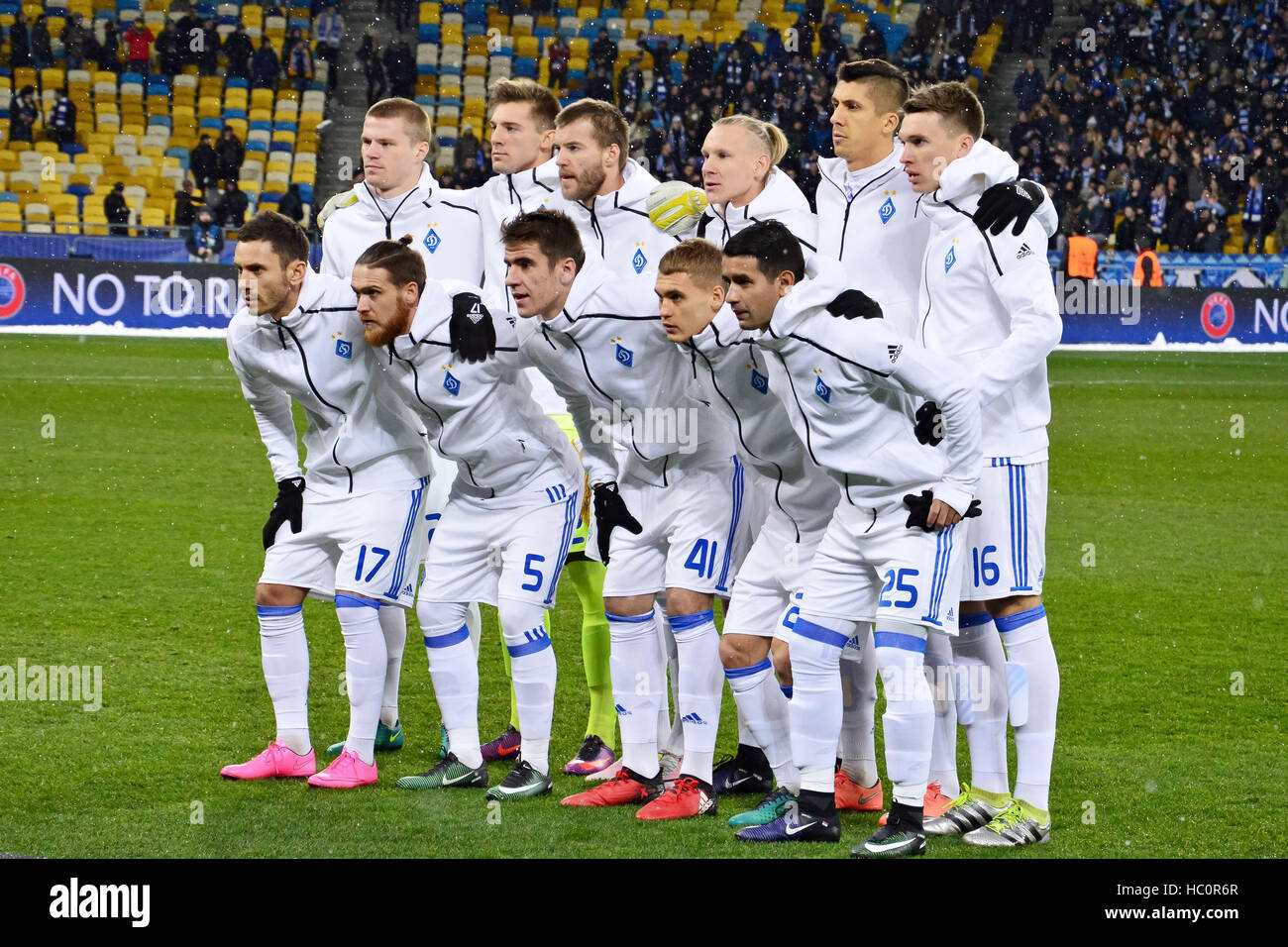 Kiev, Ukraine. 06th Dec, 2016. Dynamo Kyiv players pose before the UEFA ...