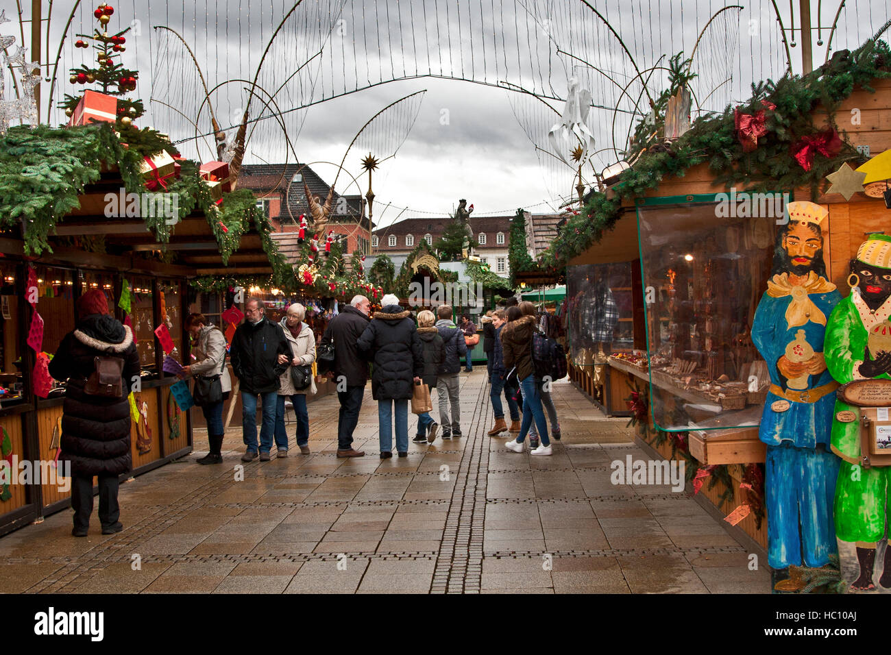 Christmas craft market at Ludwigsberg, Germany, shoppers at craftsmen's ...