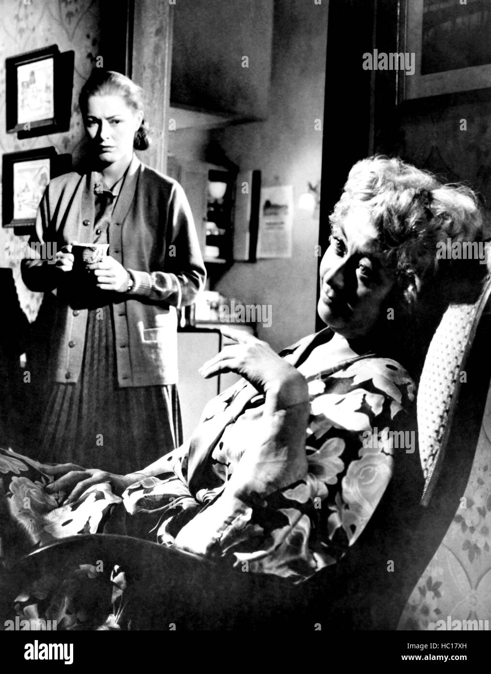 LIZZIE, from left, Eleanor Parker, Joan Blondell, 1957 Stock Photo - Alamy