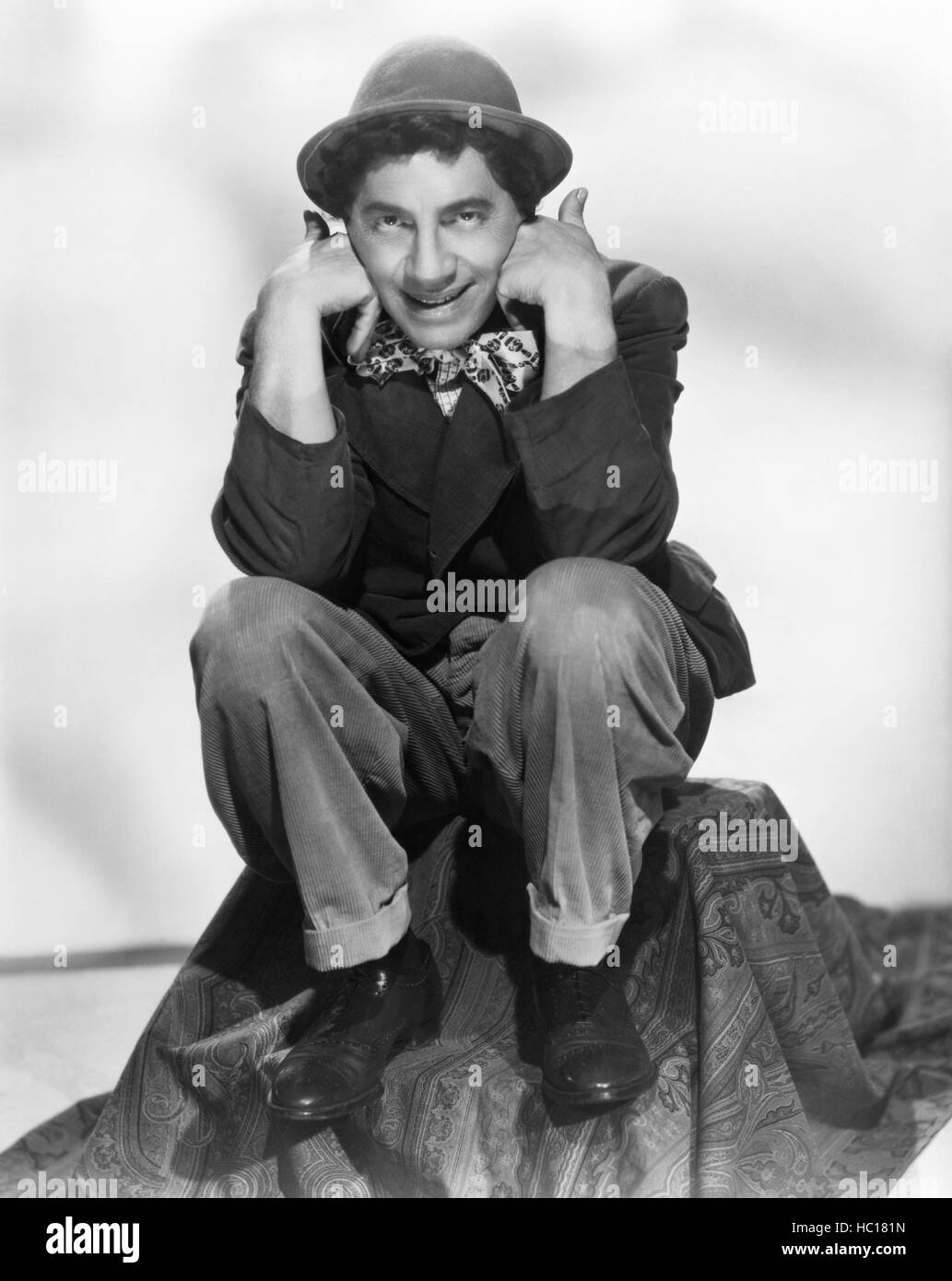 LOVE HAPPY, Chico Marx, 1949 Stock Photo - Alamy