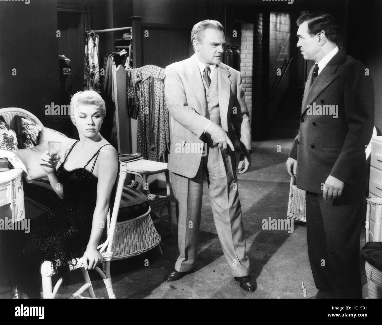 LOVE ME OR LEAVE ME, from left: Doris Day, James Cagney, Harry Bellaver ...