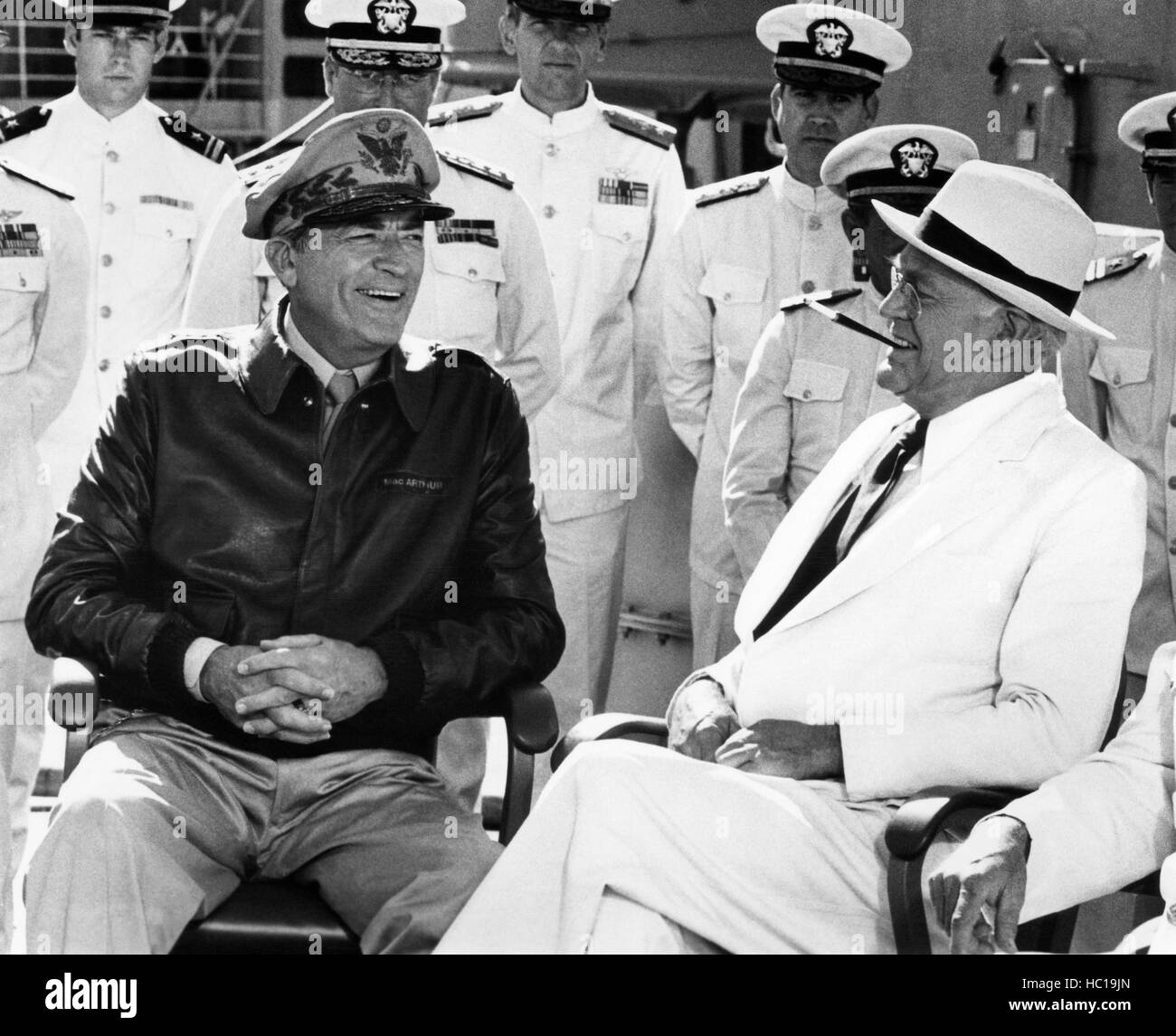 MACARTHUR, Gregory Peck, Dan O'Herlihy, 1977 Stock Photo - Alamy