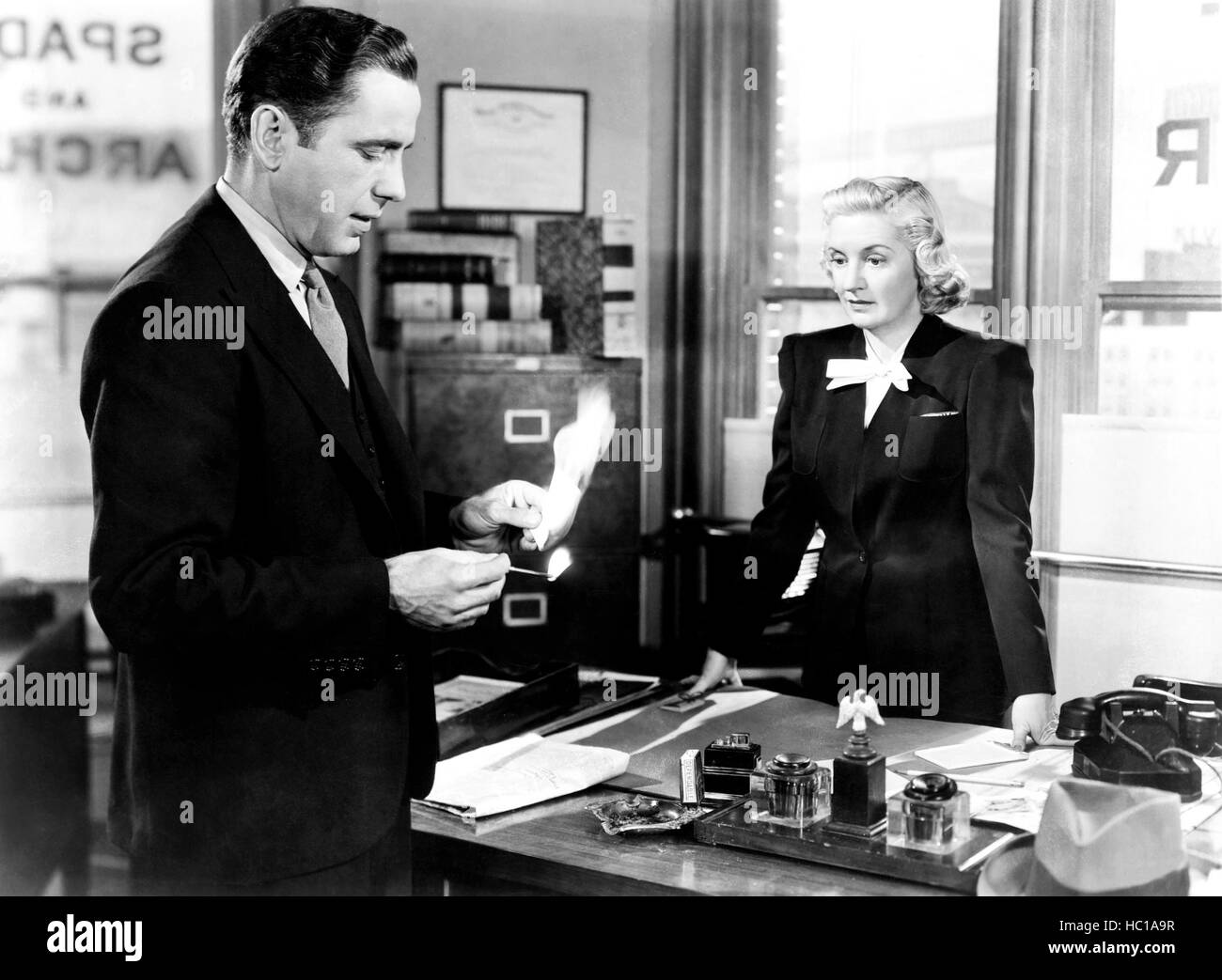 THE MALTESE FALCON, from left, Humphrey Bogart, Lee Patrick, 1941 Stock ... THE MALTESE FALCON, from left, Humphrey Bogart, Lee Patrick, 1941 Stock ...