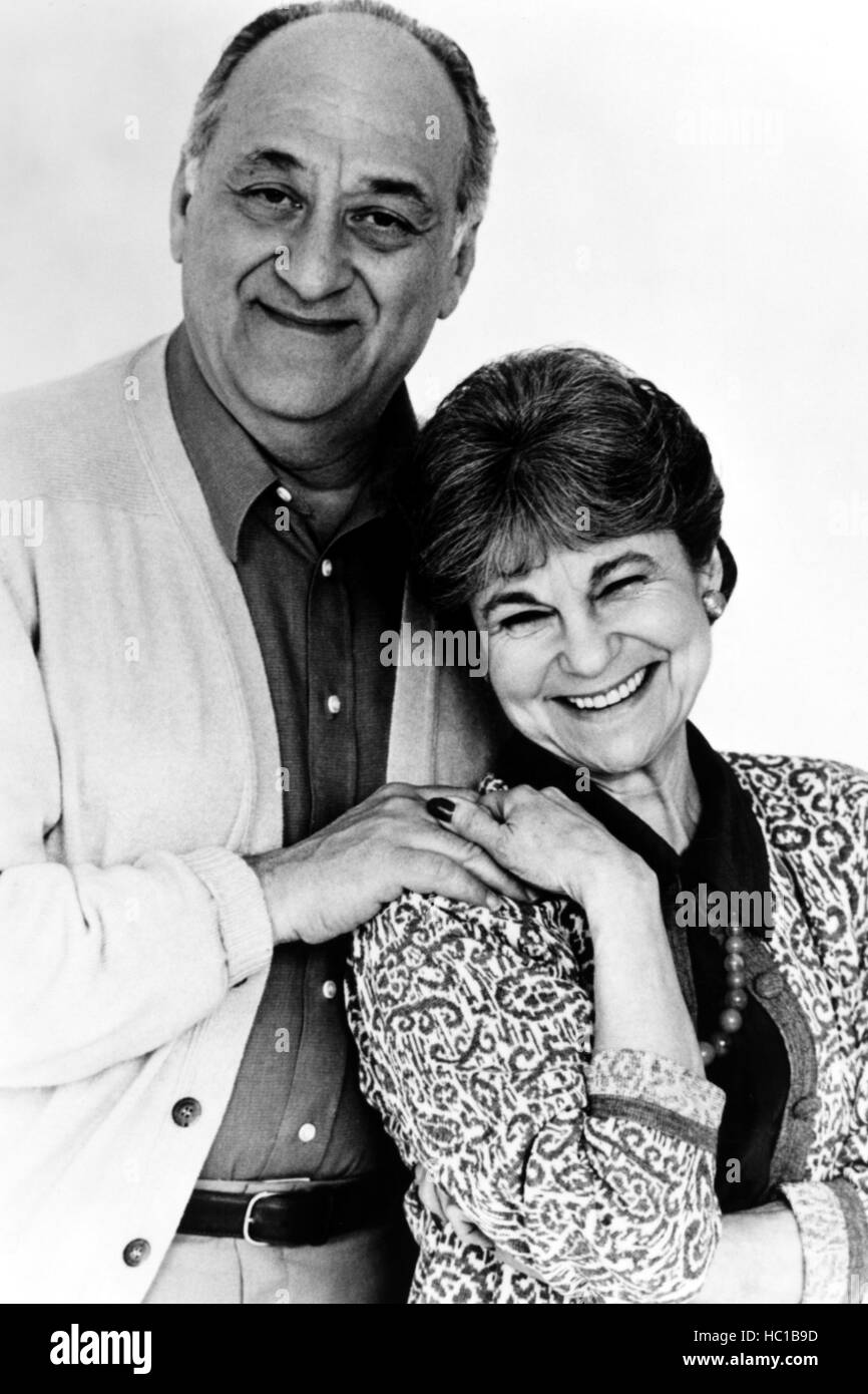 MANHATTAN MURDER MYSTERY, Jerry Adler, Lynn Cohen, 1993 Stock Photo - Alamy