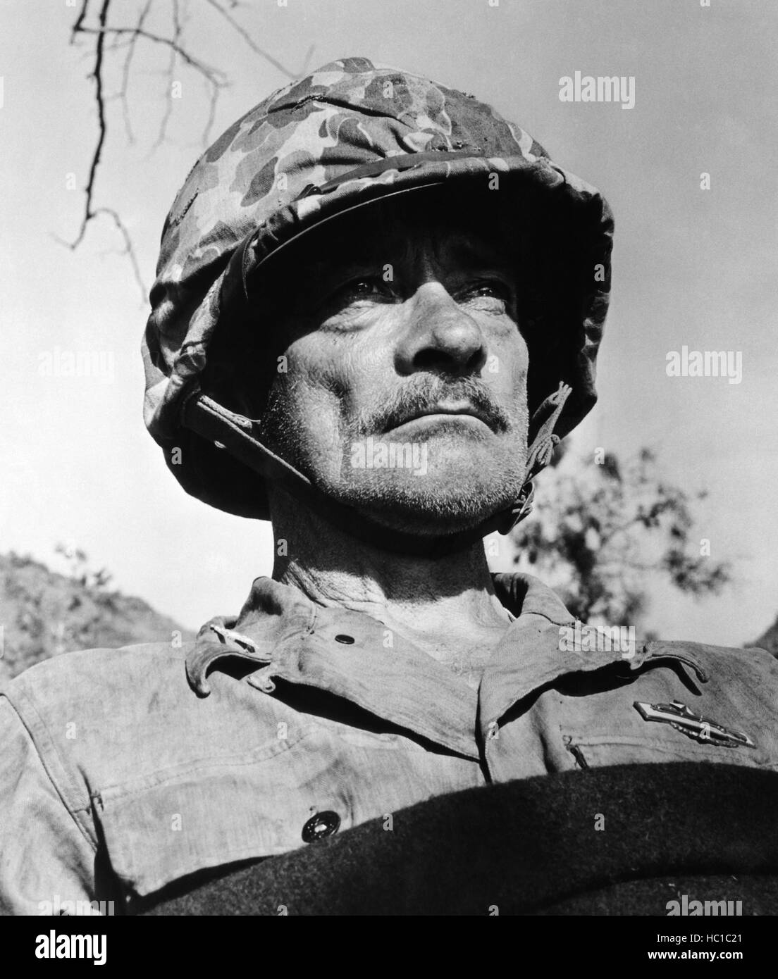 MEN IN WAR, Robert Keith, 1957 Stock Photo - Alamy