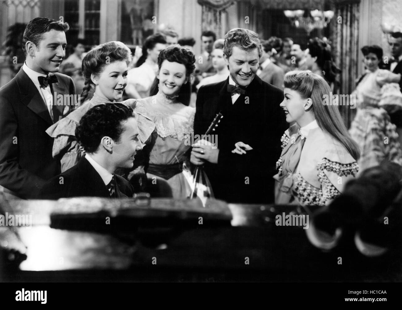 MEET ME IN ST. LOUIS, Tom Drake, Lucille Bremer, Mary Astor, Henry H ...