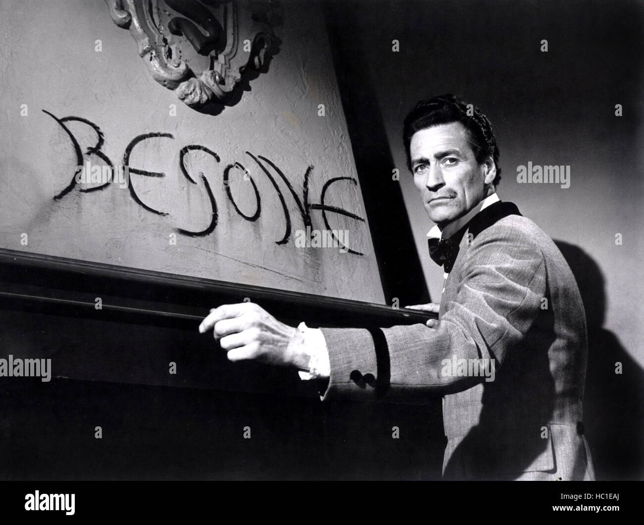 MR. SARDONICUS, (aka MISTER SARDONICUS), Guy Rolfe, 1961 Stock Photo ...