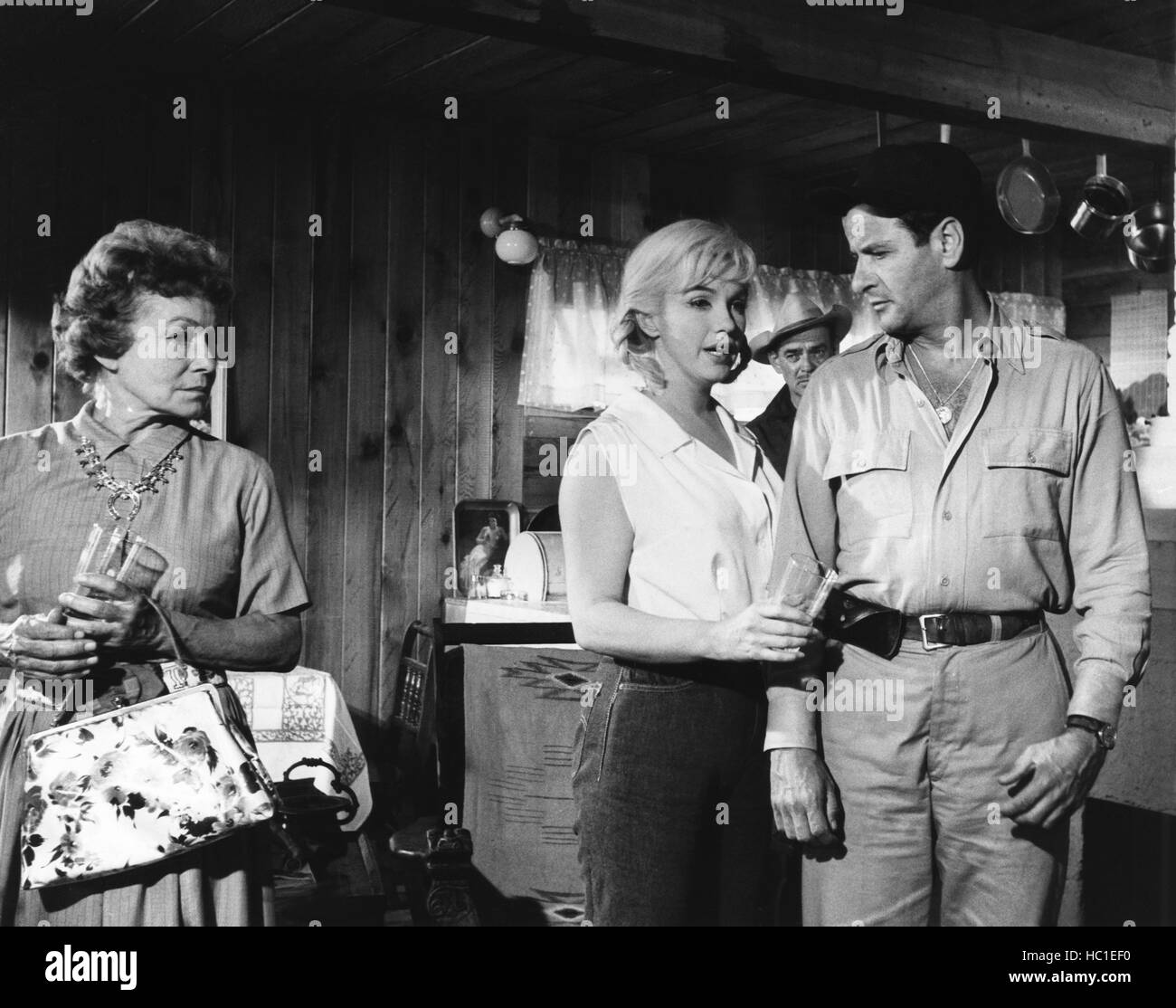 THE MISFITS, from left, Thelma Ritter, Marilyn Monroe, Eli Wallach ...