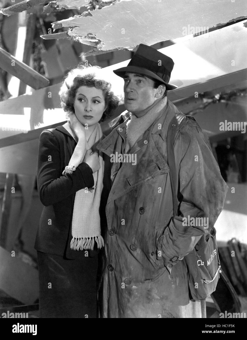 MRS. MINIVER, Greer Garson, Walter Pidgeon, 1942 Stock Photo - Alamy