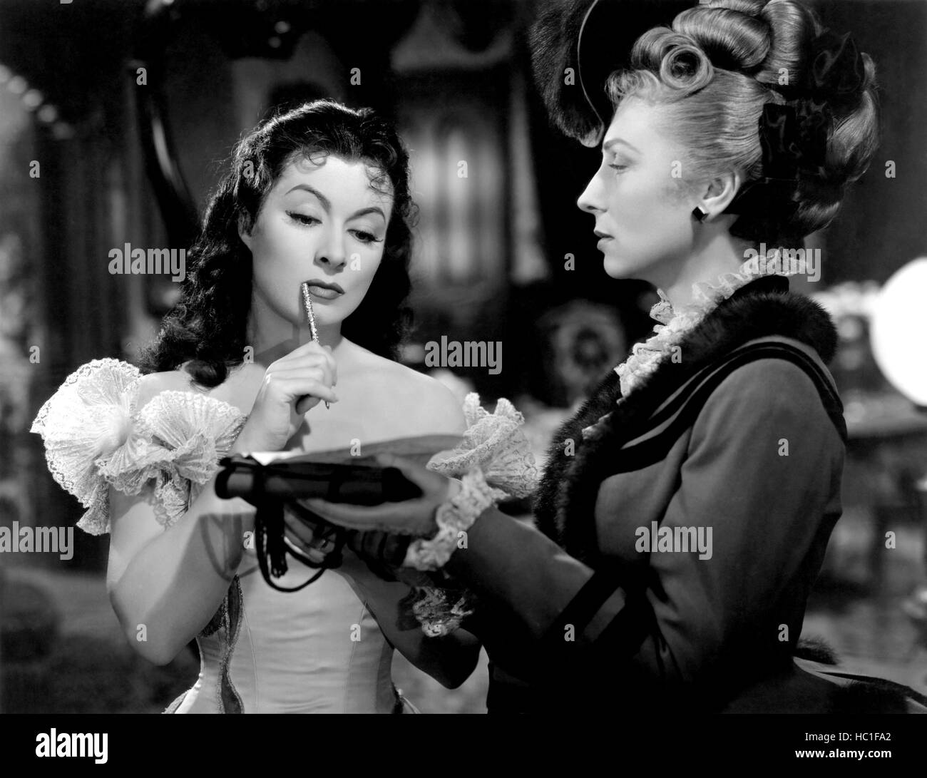 MRS. PARKINGTON, Greer Garson, Agnes Moorehead, 1944 Stock Photo - Alamy