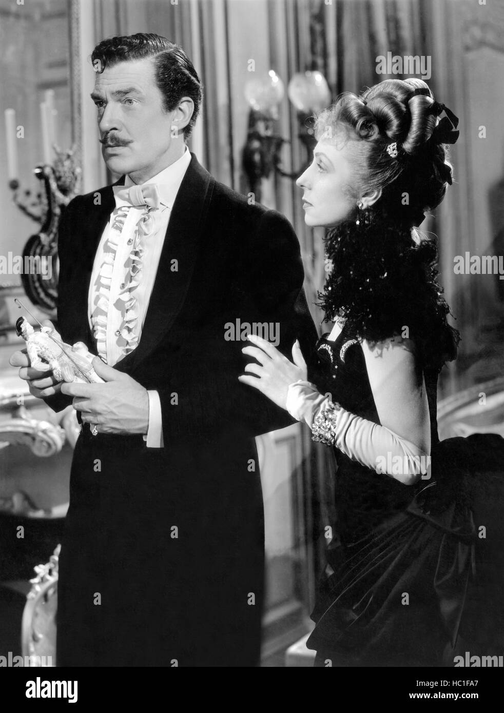 MRS. PARKINGTON, from left, Walter Pidgeon, Agnes Moorehead, 1944 Stock ...