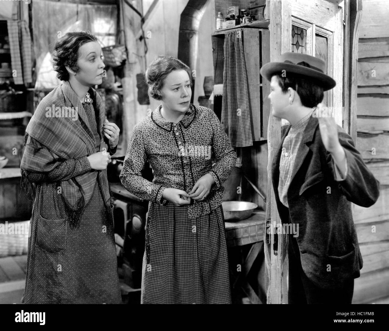 MRS. WIGGS OF THE CABBAGE PATCH, from left, ZaSu Pitts, Pauline Lord ...