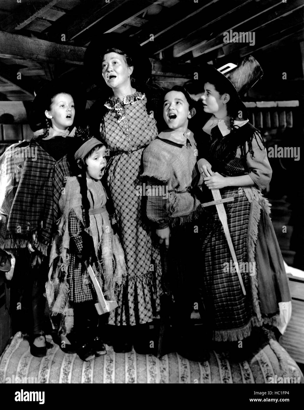 MRS. WIGGS OF THE CABBAGE PATCH, from left, Mary Thomas, Carolyn Lee ...