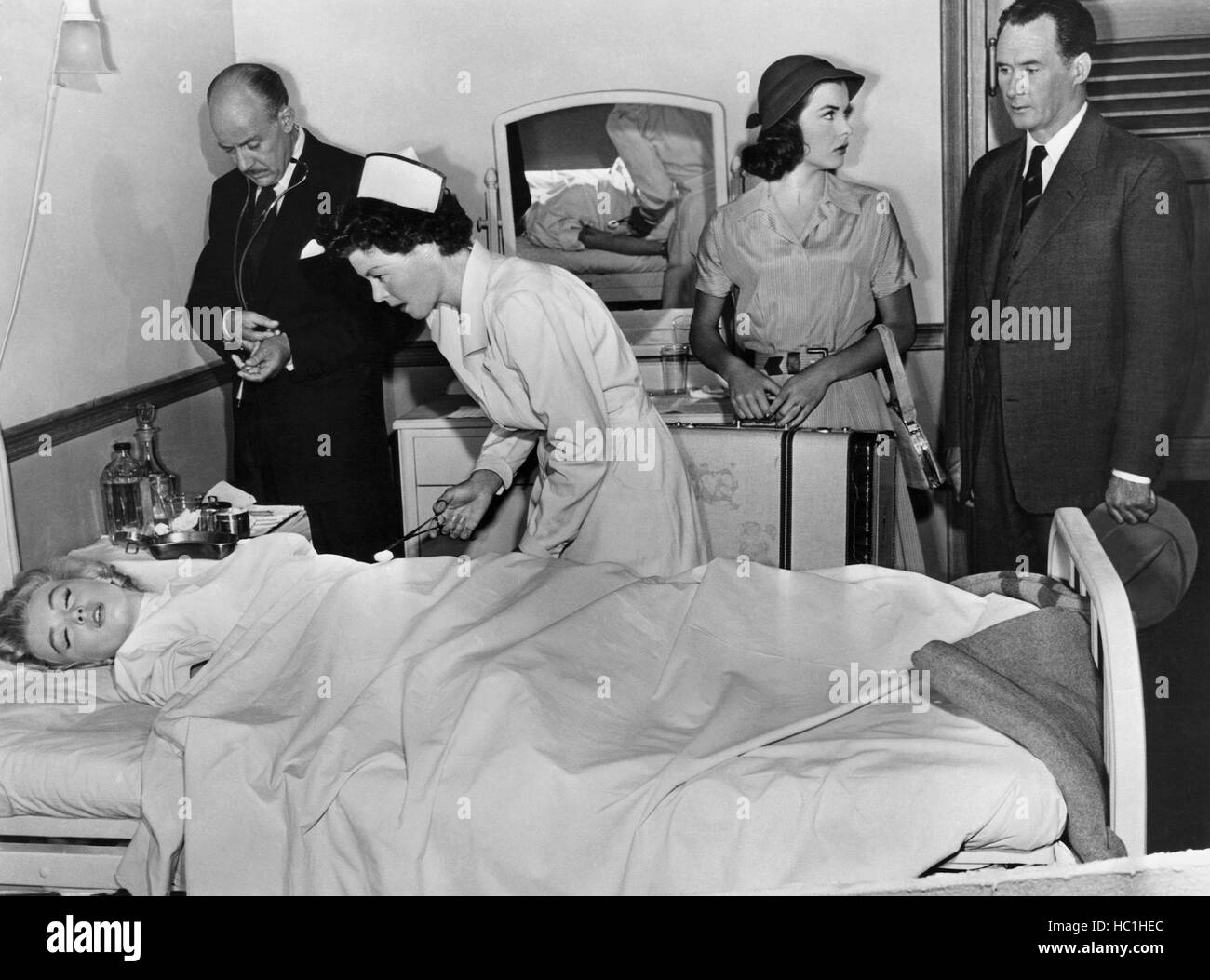 NIAGARA, from left: Marilyn Monroe, Lester Matthews, Jean Peters ...