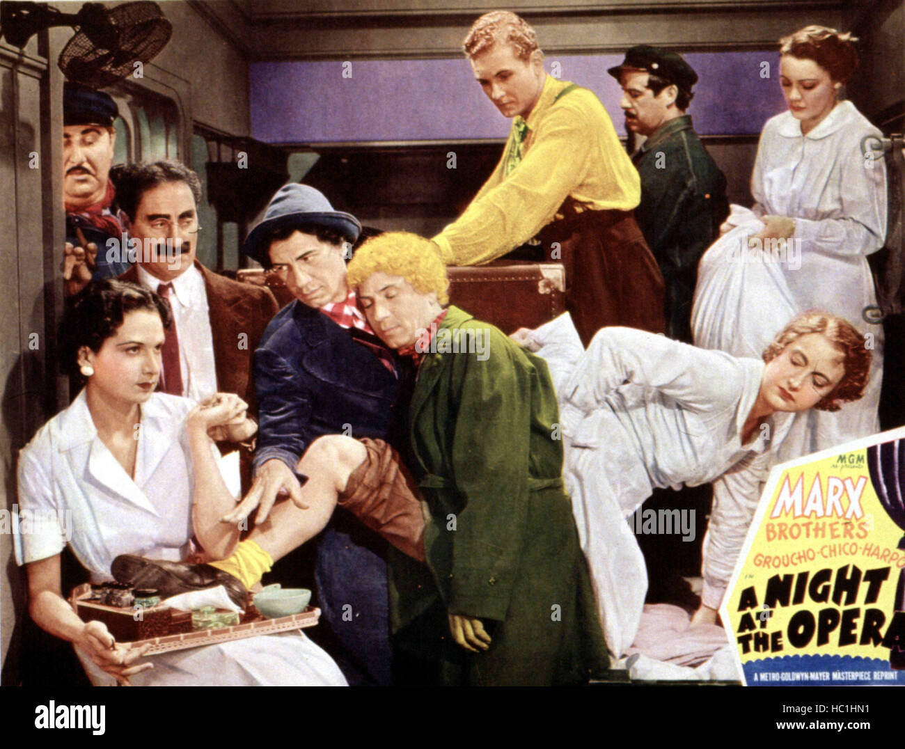 A NIGHT AT THE OPERA, Groucho Marx, Chico Marx, Harpo Marx, Allan Jones ...