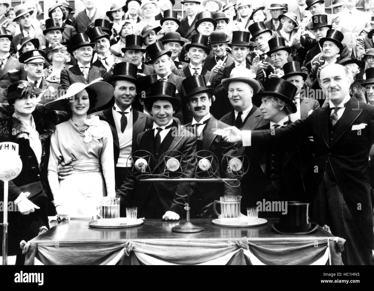 A NIGHT AT THE OPERA, Margaret Dumont, Kitty Carlisle, Allan Jones ...