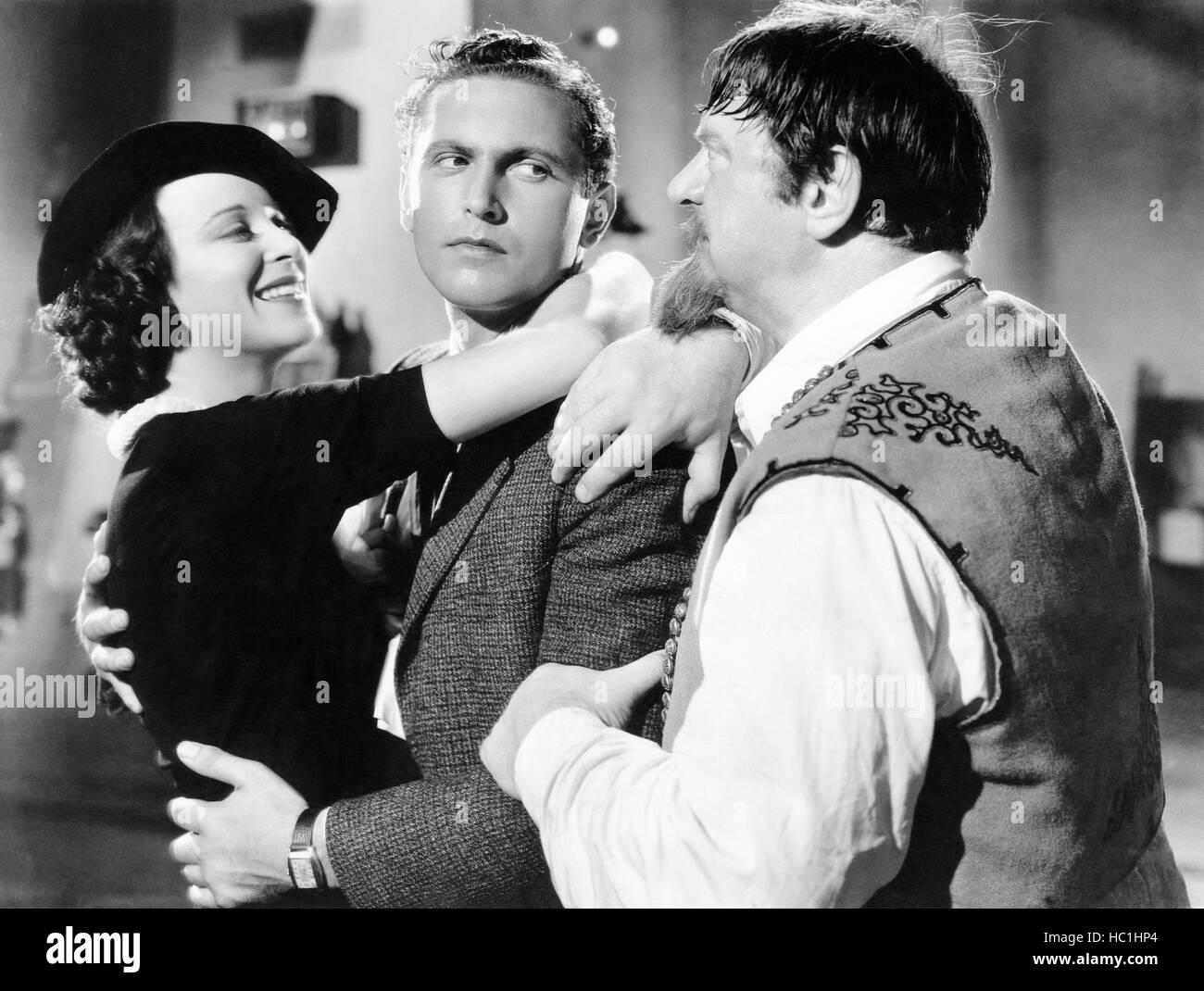 A NIGHT AT THE OPERA, from left: Kitty Carlisle, Allan Jones, Sig Ruman ...