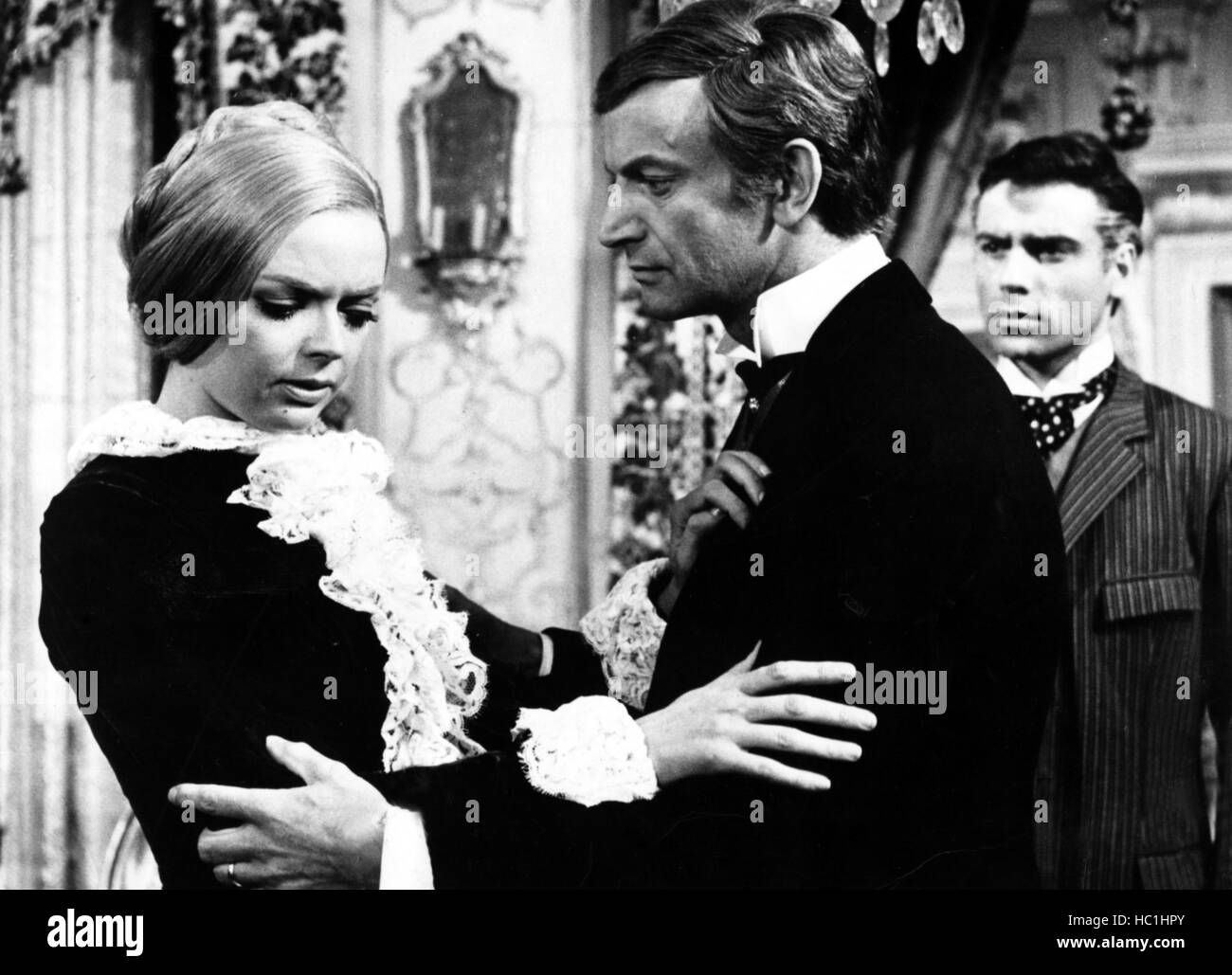NIGHTMARE CASTLE, (aka AMANTI D'OLTRETOMBA), Barbara Steele, Paul ...