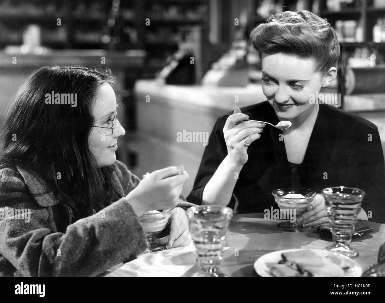 NOW, VOYAGER, Janis Wilson, Bette Davis, 1942 Stock Photo - Alamy