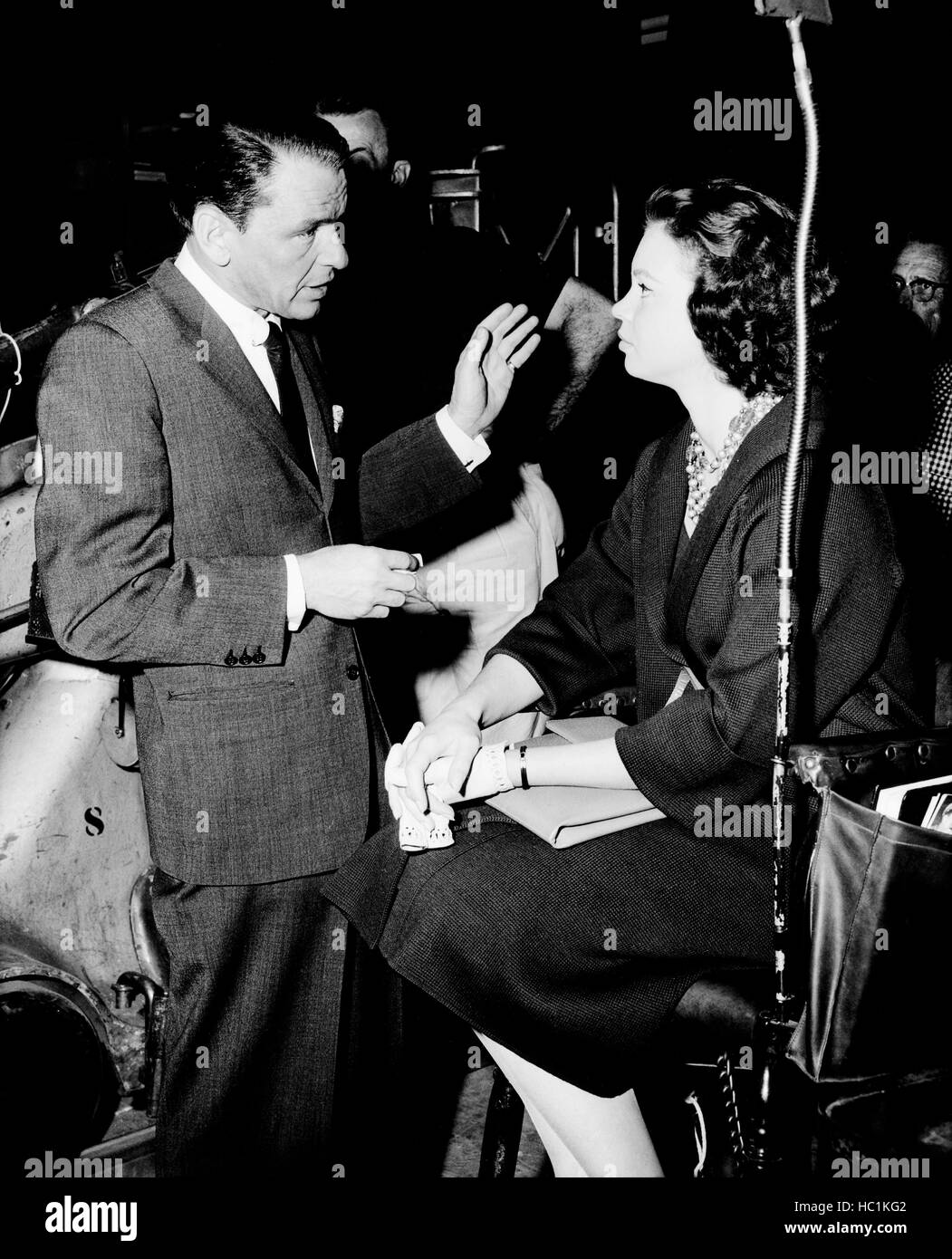 OCEAN'S ELEVEN, from left: Frank Sinatra with visitor Juliet Prowse on ...