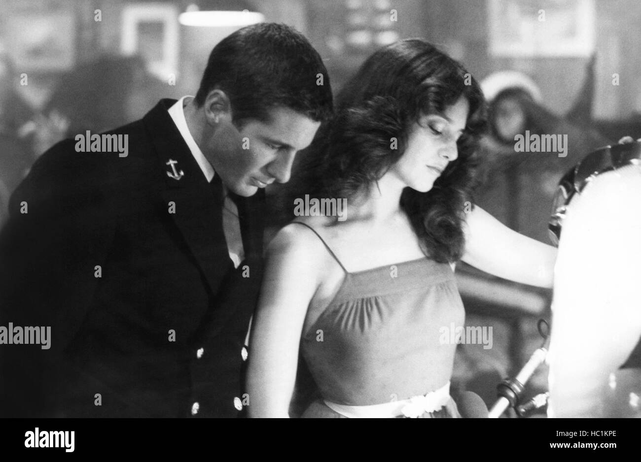 AN OFFICER AND A GENTELMAN, from left: Richard Gere, Debra Winger, 1982 ...