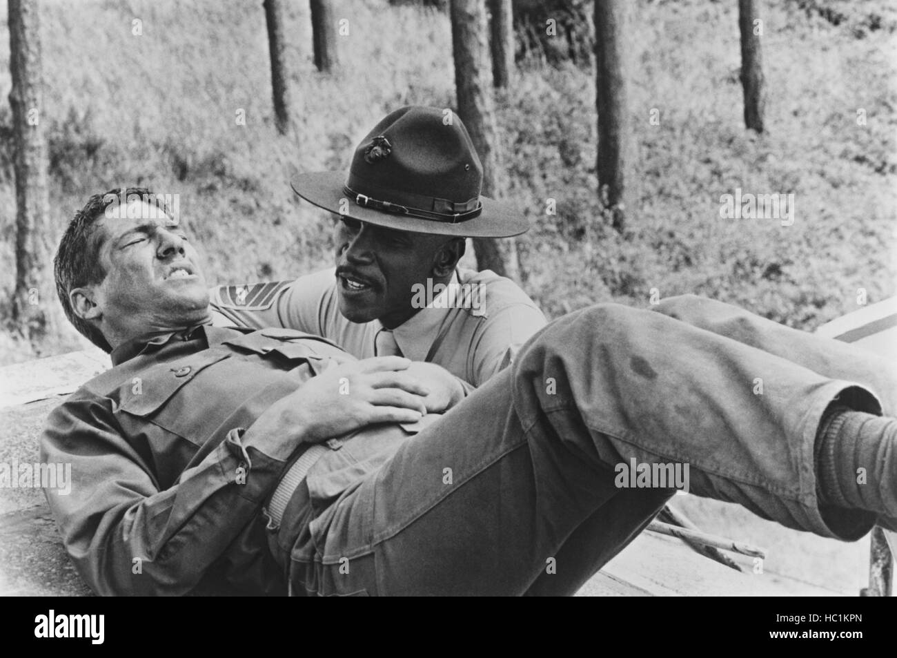 AN OFFICER AND A GENTLEMAN, Richard Gere, Louis Gossett Jr., 1982, (c ...