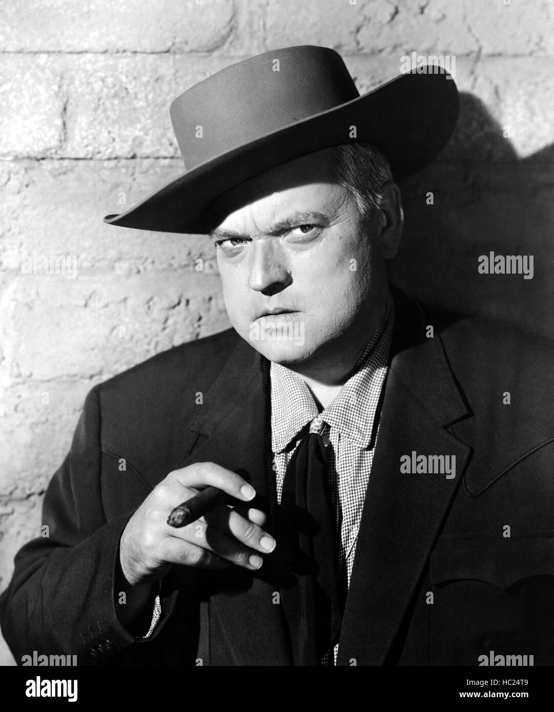 MAN IN THE SHADOW, Orson Welles, 1958 Stock Photo - Alamy
