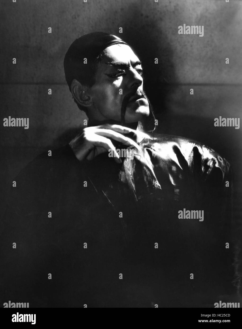 THE MASK OF FU MANCHU, Boris Karloff, 1932 Stock Photo - Alamy