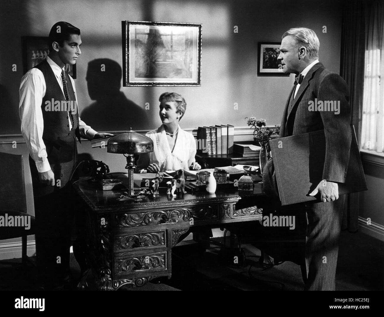 MAN OF A THOUSAND FACES, Robert Evans, Elizabeth Flournoy, James Cagney ...