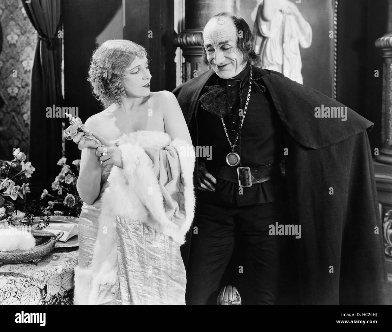 THE MAN WHO LAUGHS, from left: Olga Baclanova, Brandon Hurst, 1928 Stock Photo - Alamy