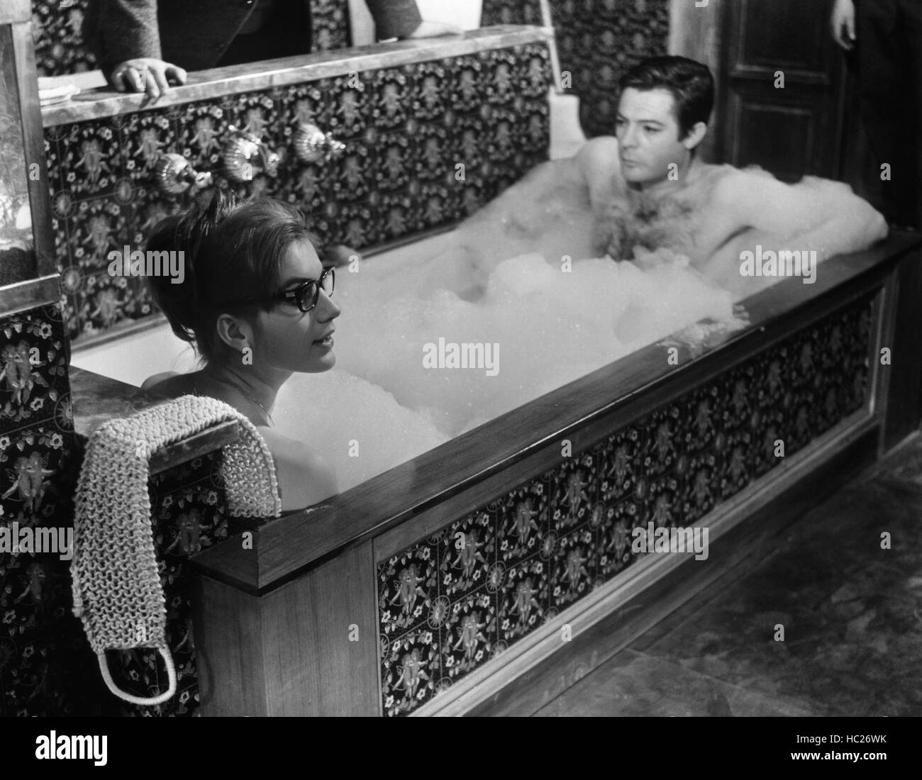 THE MAN WITH THE BALLOONS, (aka L' UOMO DEI CINQUE PALLONI), Catherine ...