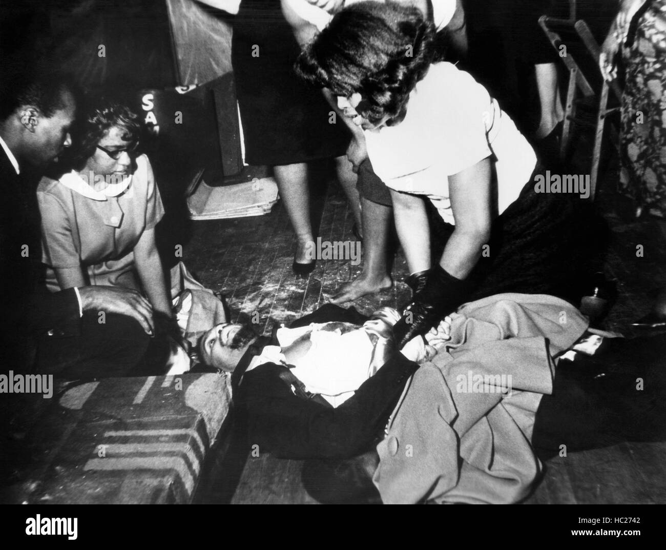 MALCOLM X, Malcolm X (center), 1972 Stock Photo - Alamy MALCOLM X, Malcolm X (center), 1972 Stock Photo - Alamy