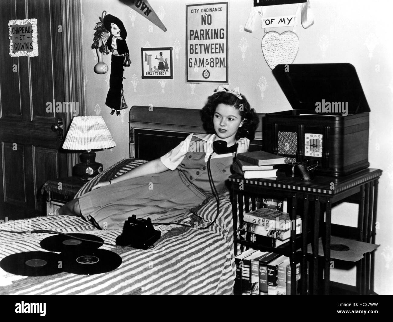 MISS ANNIE ROONEY, Shirley Temple, 1942 Stock Photo - Alamy