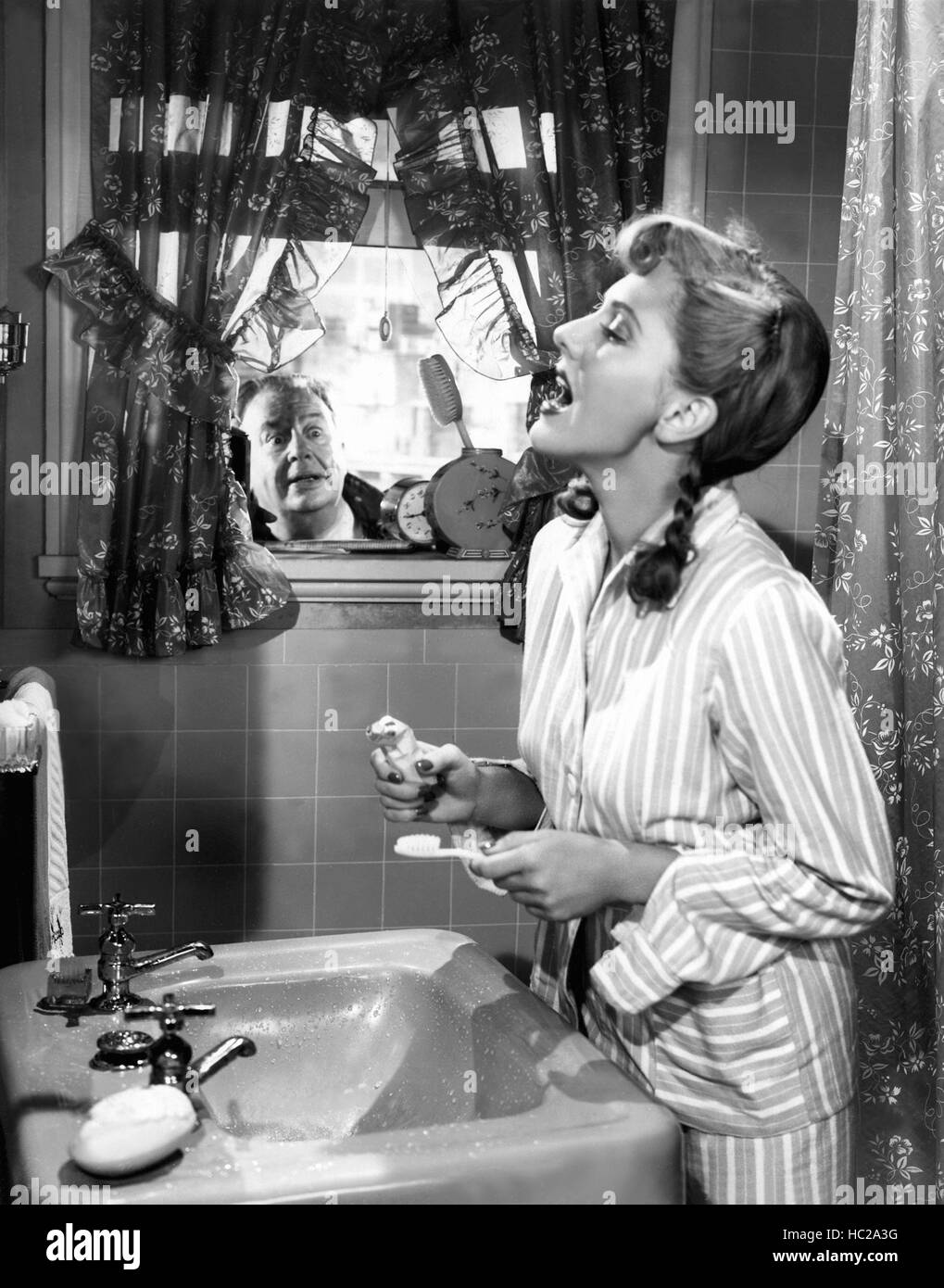 THE MORE THE MERRIER, Charles Coburn, Jean Arthur, 1943 Stock Photo - Alamy