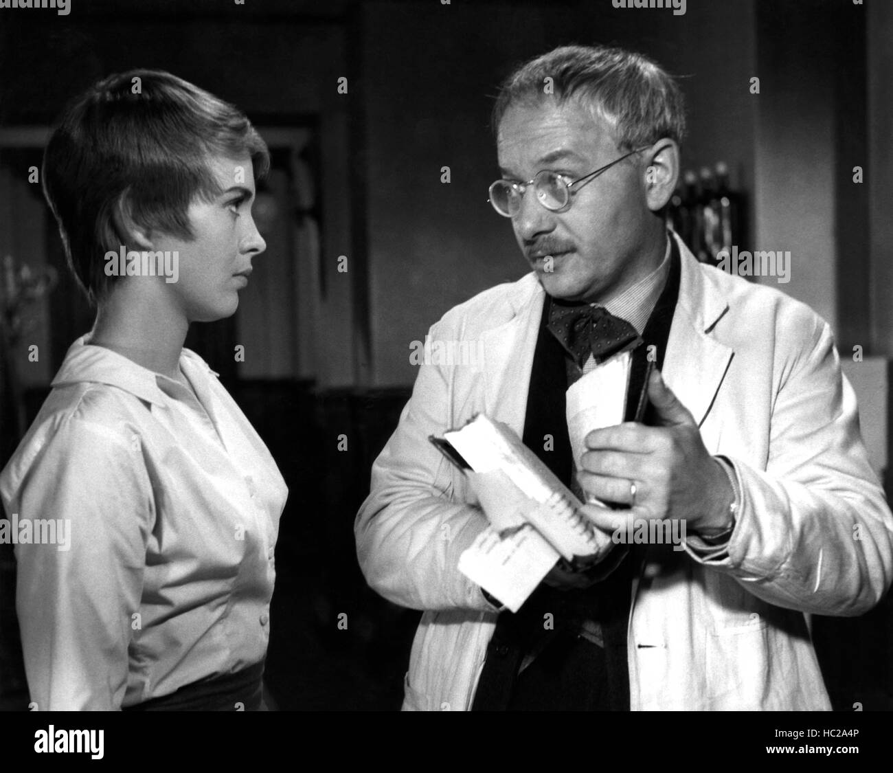 THE MOUSE THAT ROARED, Jean Seberg, David Kossoff, 1959 Stock Photo - Alamy