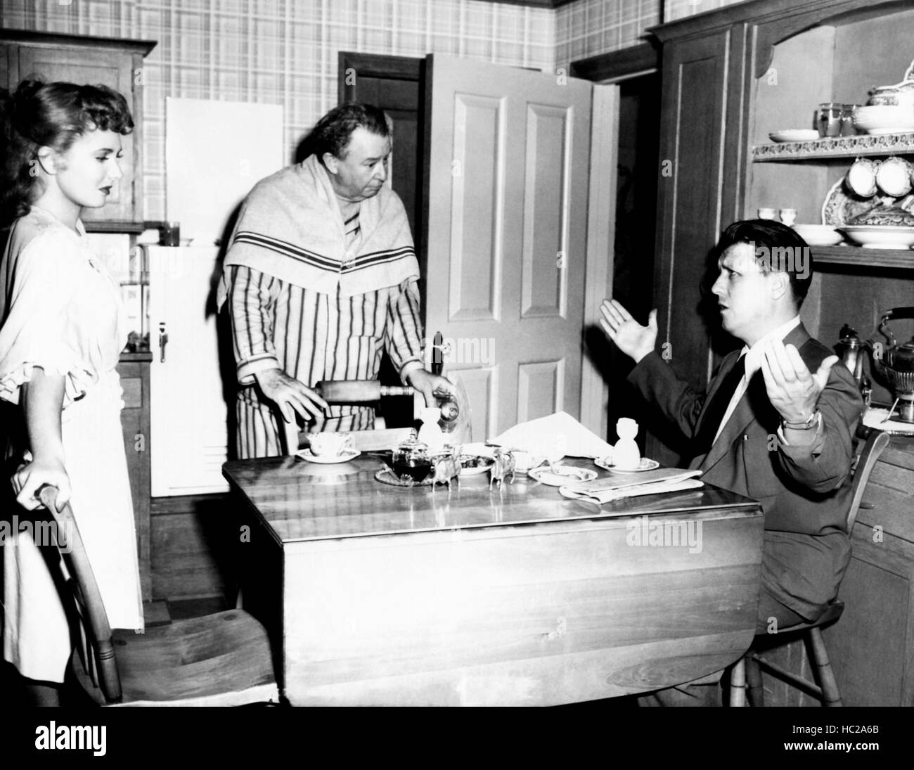 THE MORE THE MERRIER, from left: Jean Arthur, Charles Coburn, director ...