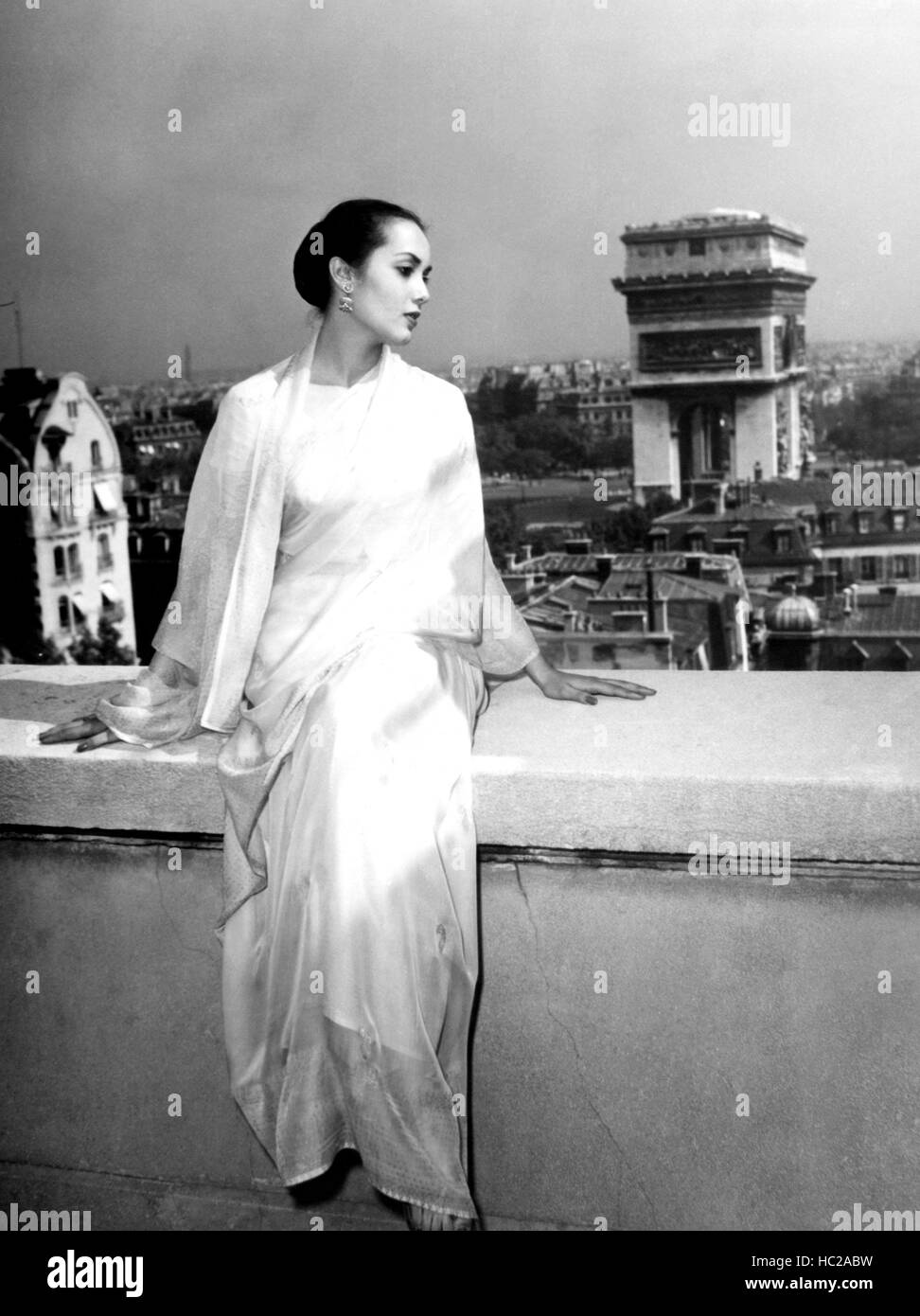 THE MOUNTAIN, Anna Kashfi, 1956 Stock Photo - Alamy