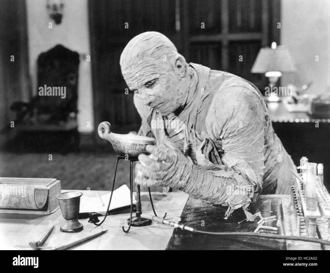 THE MUMMY'S GHOST, Lon Chaney, Jr., 1944 Stock Photo - Alamy
