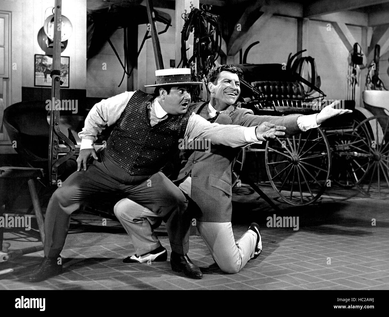 THE MUSIC MAN, Buddy Hackett, Robert Preston, 1962 Stock Photo - Alamy