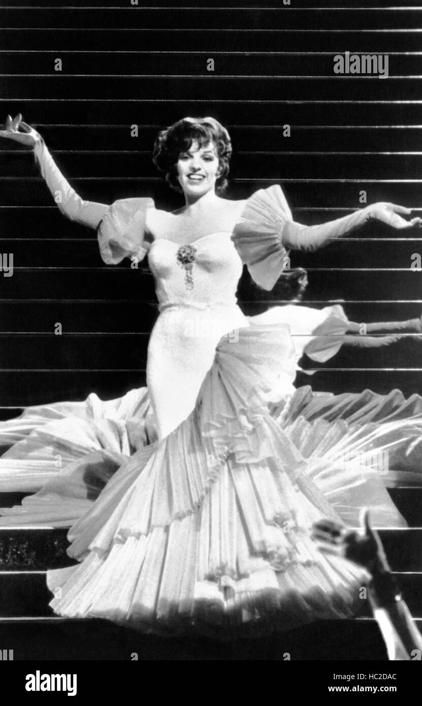 NEW YORK, NEW YORK, Liza Minnelli, in a dress by Theadora Van Runkle ...