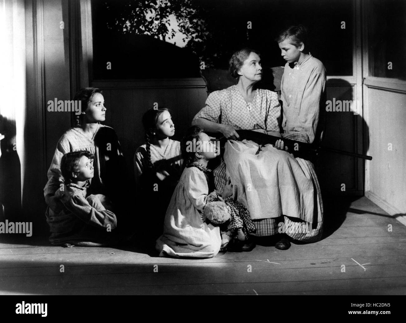 THE NIGHT OF THE HUNTER, Gloria Castillo, Mary Ellen Clemons, Cheryl ...