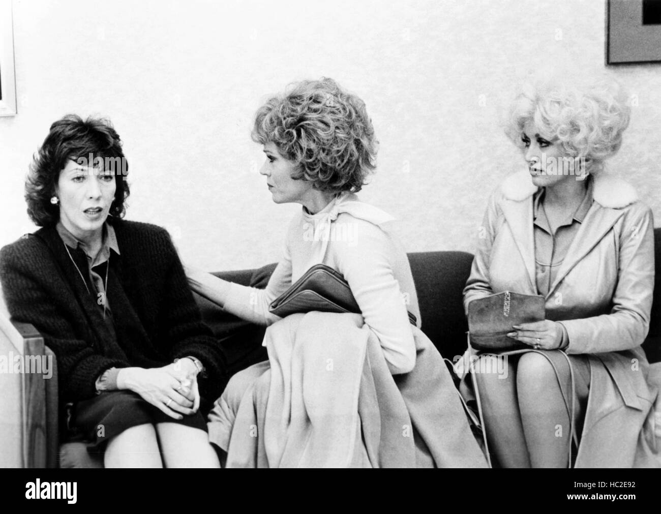 NINE TO FIVE, (aka 9 TO 5), from left, Lily Tomlin, Jane Fonda, Dolly ...