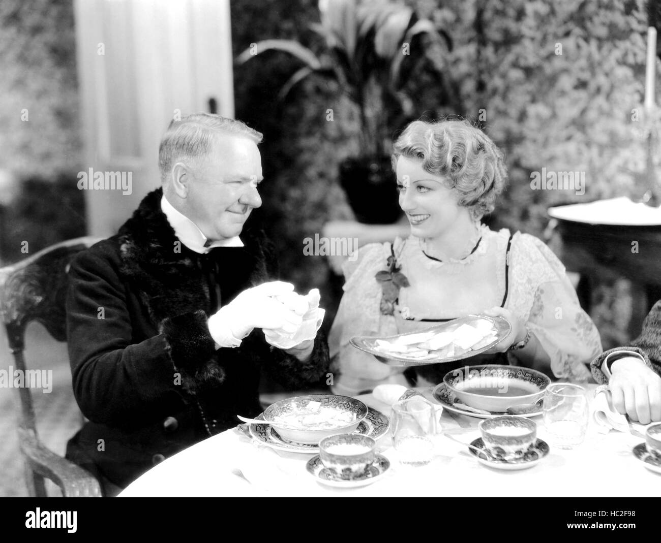 THE OLD FASHIONED WAY, W.C. Fields, Judith Allen, 1934 Stock Photo - Alamy