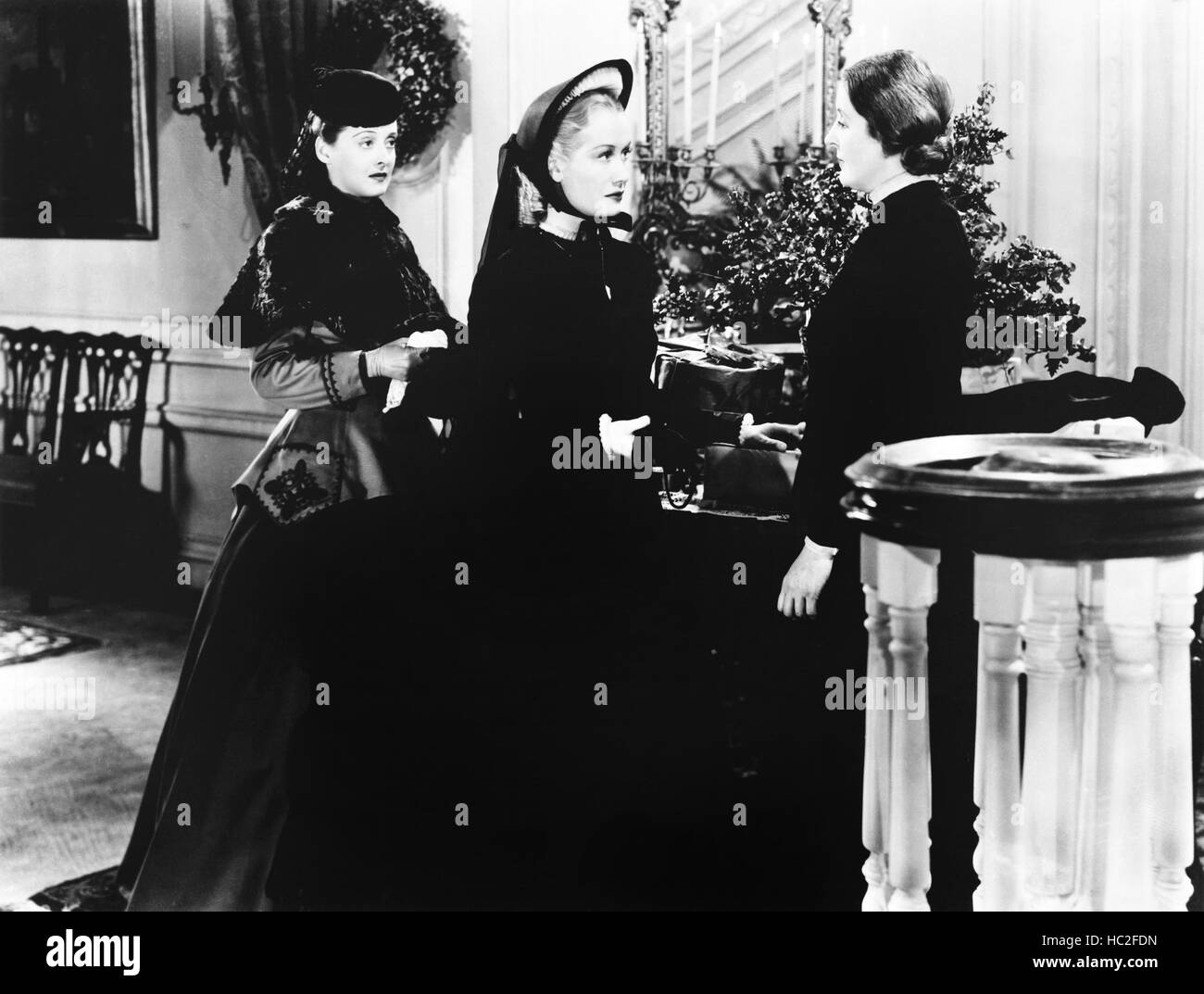 THE OLD MAID, from left: Bette Davis, Miriam Hopkins, Doris Lloyd, 1939 ...