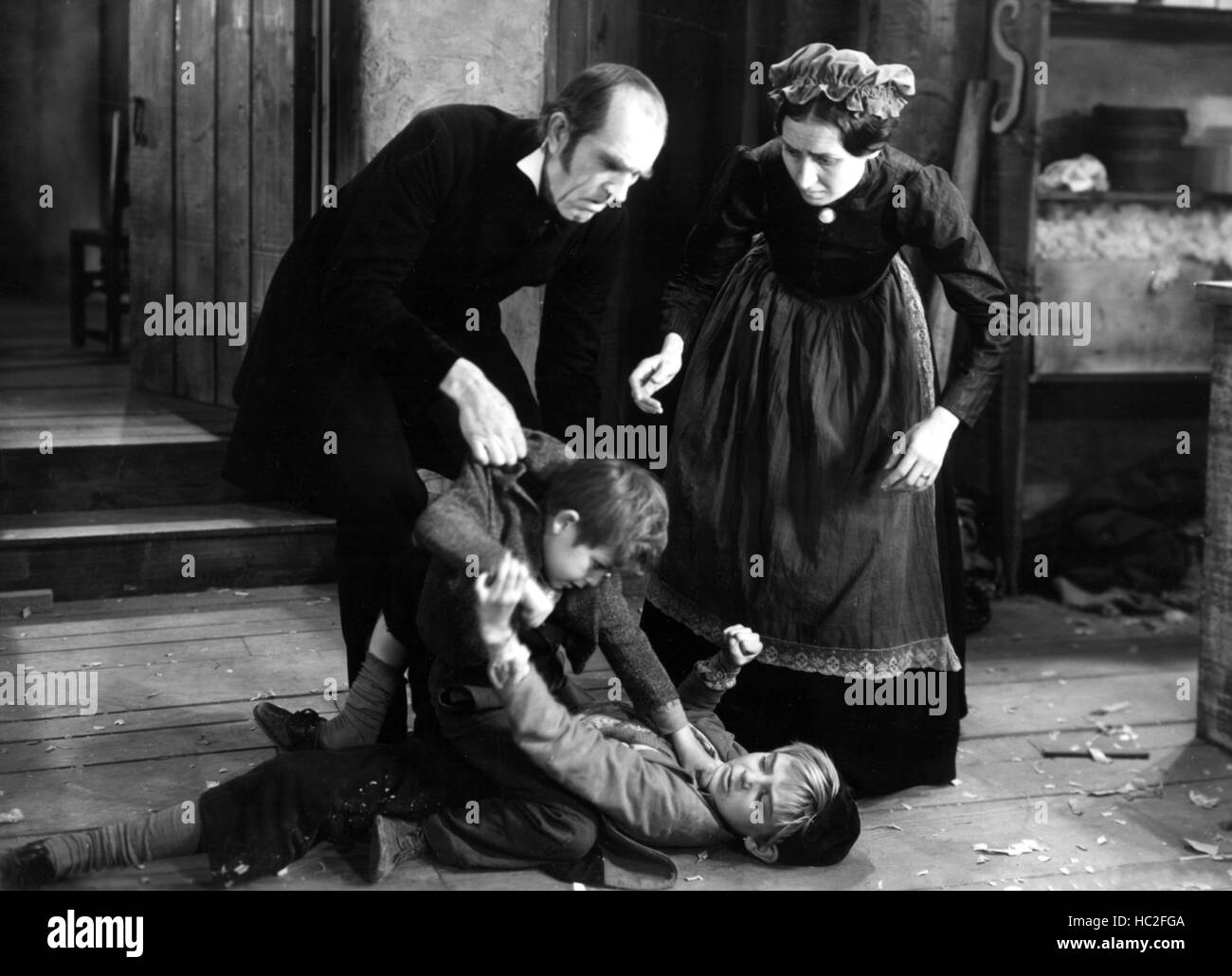 OLIVER TWIST, Nelson McDowell, Dickie Moore, Virginia Sale, 1933 Stock Photo - Alamy