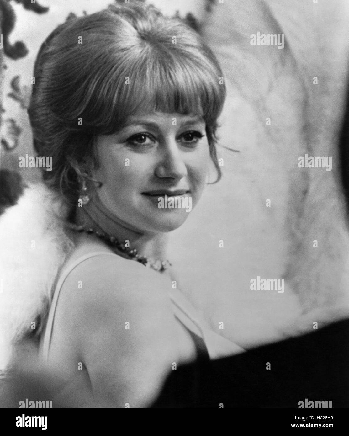 O LUCKY MAN!, Helen Mirren, 1973 Stock Photo - Alamy