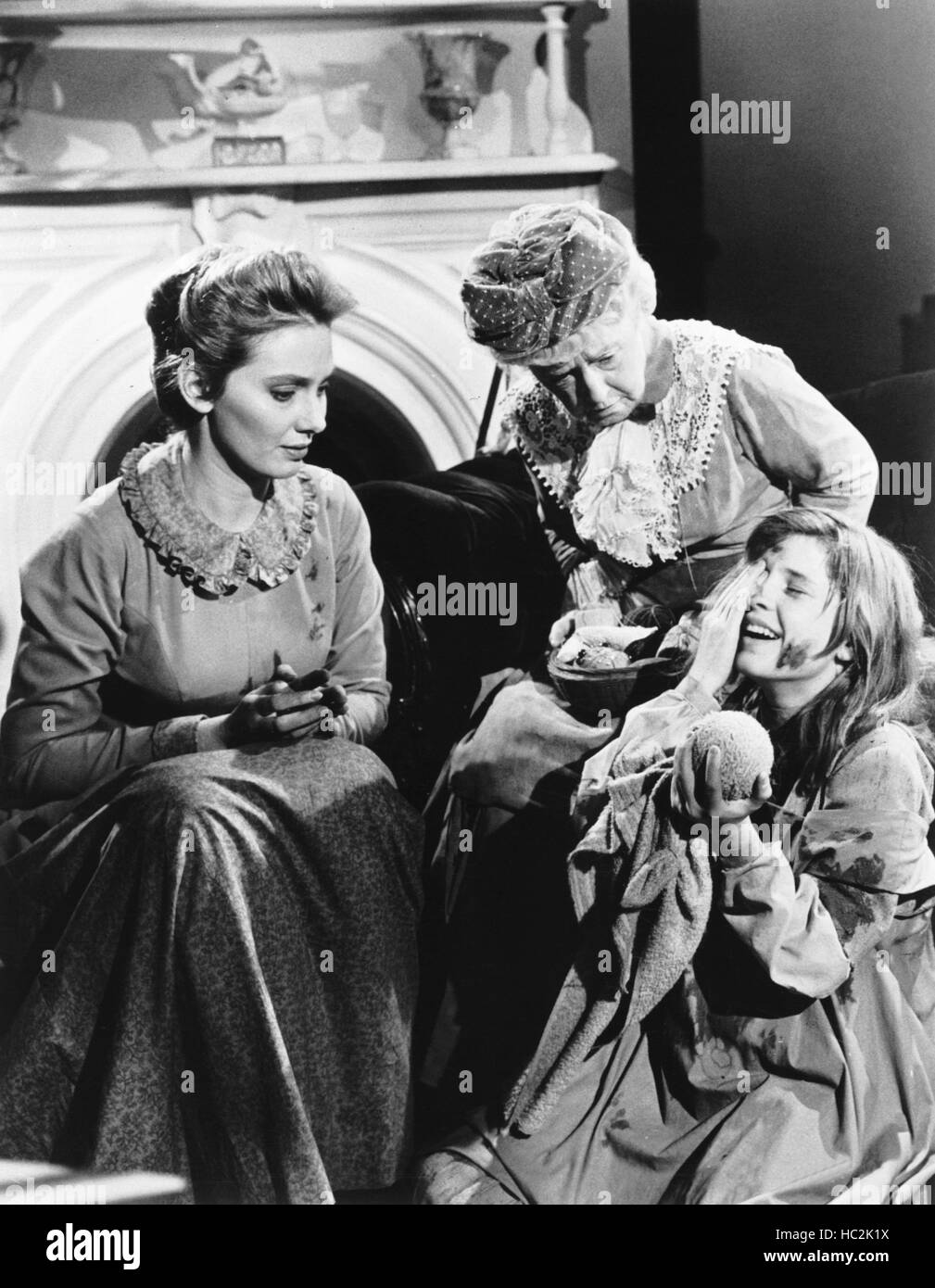 THE MIRACLE WORKER, from left, Inga Swenson, Kathleen Comegys, Patty ...