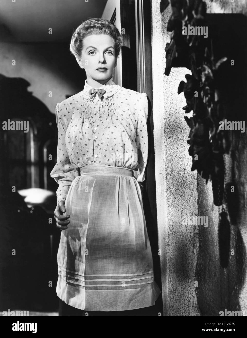 THE MOON AND SIXPENCE, Doris Dudley, 1942 Stock Photo - Alamy